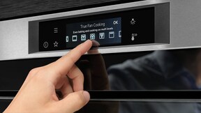 Innovative Einbaubacköfen, -herde & -dampfbacköfen | AEG